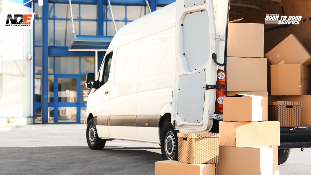 Keunggulan dan Jenis Mobil Box Besar untuk Pengiriman dalam Skala Besar ...